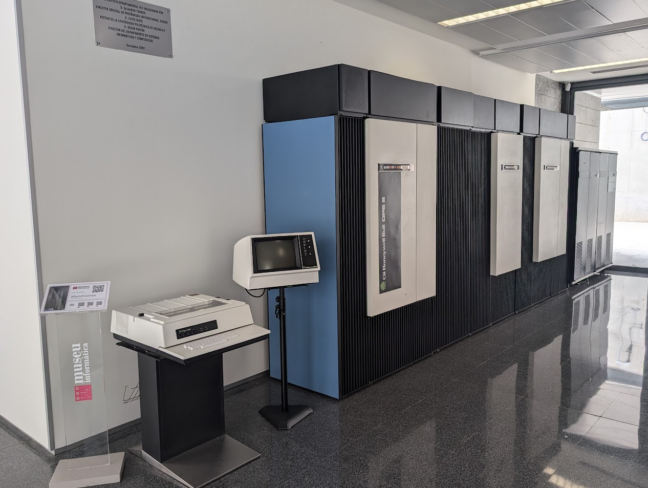 Inauguración del mainframe Cii Honeywell Bull en el Museo de ...